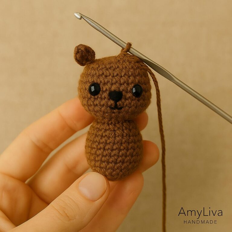 🐿️Single Color Squirrel Amigurumi Keychain – Free Crochet Pattern - Amyliva